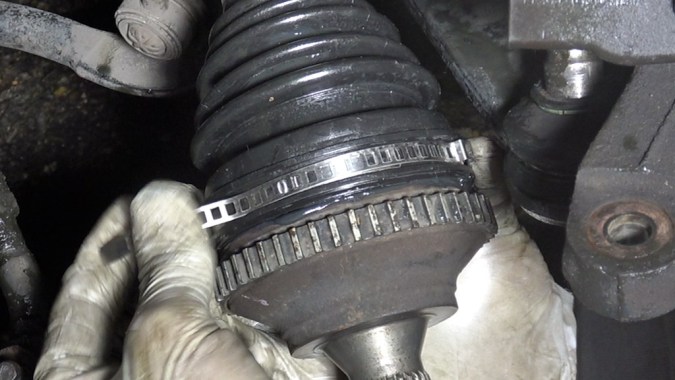 Le soufflet de cardan : rôle, entretien et coût